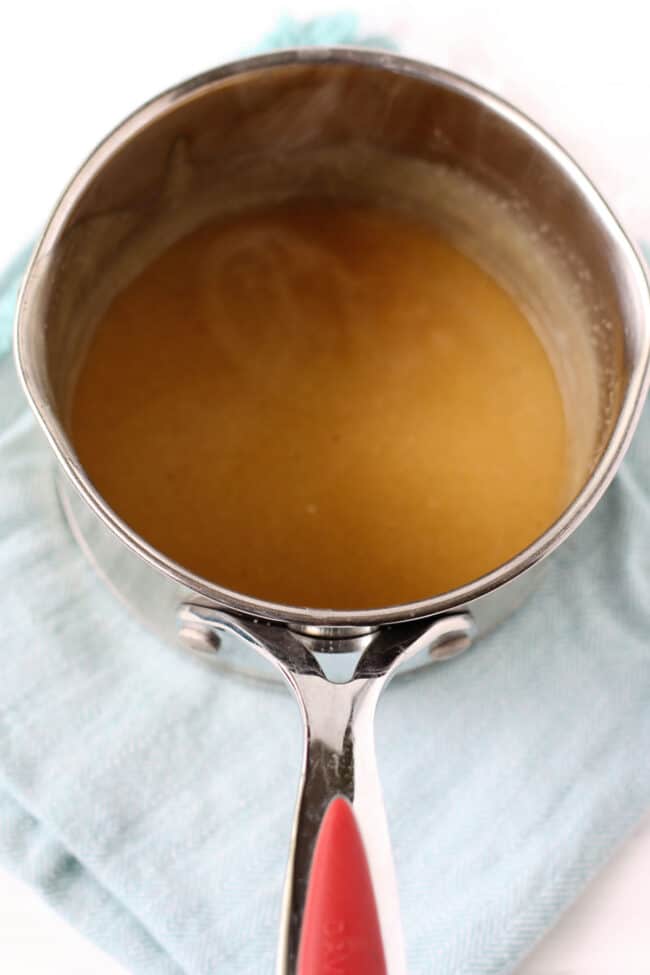 The Easiest Gluten Free Gravy Recipe (Dairy Free). - The Pretty Bee