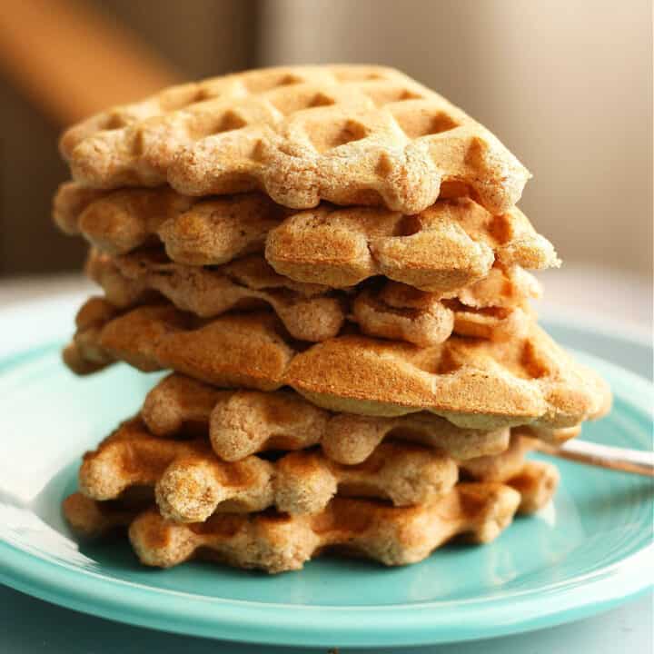 vegan maple vanilla waffles
